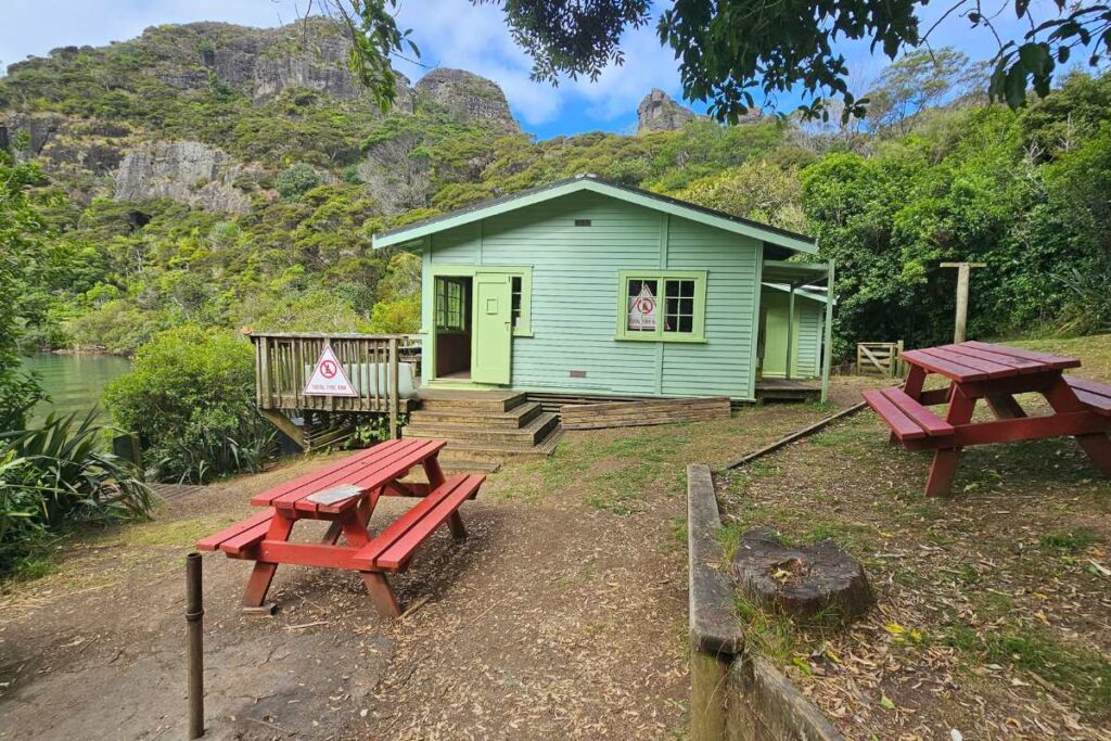 Duke's Nose Track - Freewalks.nz